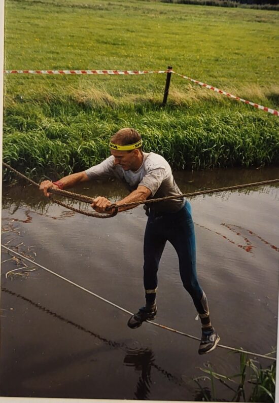 Niet te stoppen: Teatse Tichelaar (70) aan de start in Harreveld ...